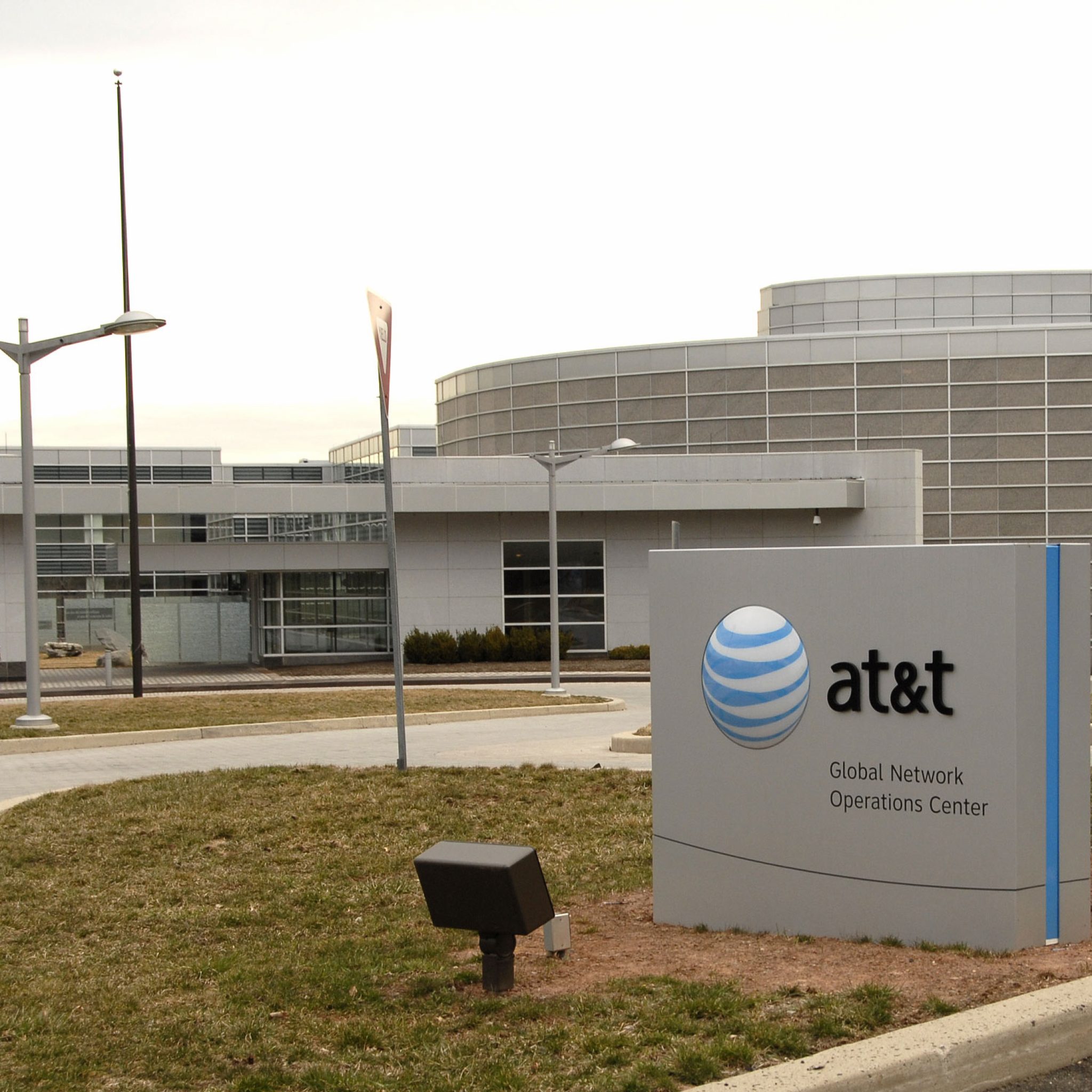 AT&T applauds rumored AWS-3 spectrum license plans | RCR Wireless News
