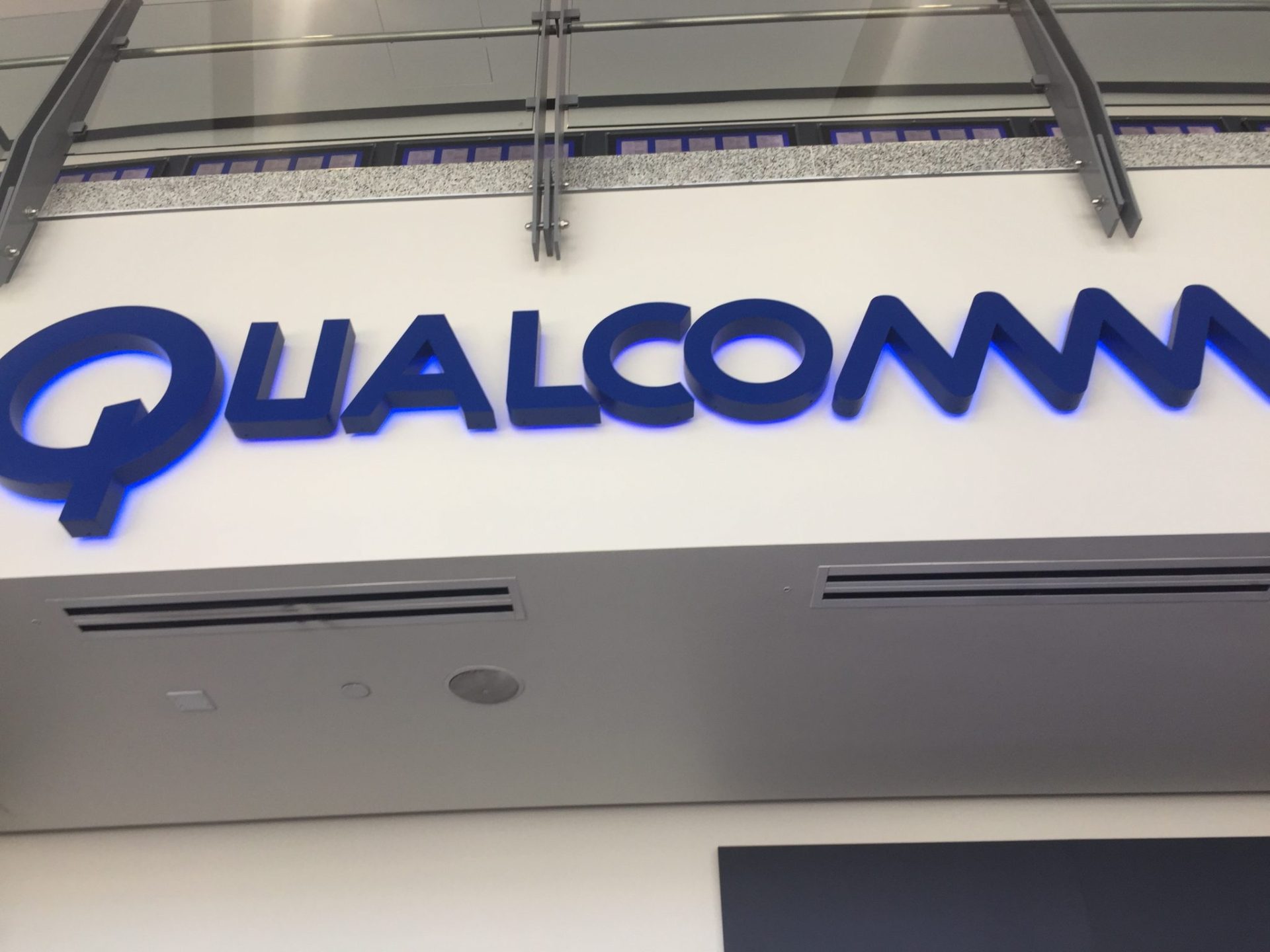 Qualcomm moves to defend patents by suing Apple