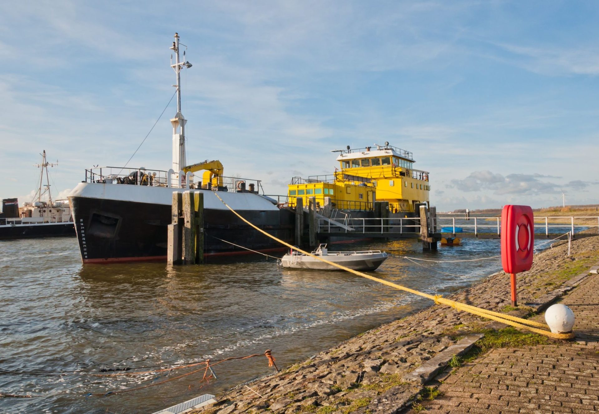 Dutch port looks to cut opex with smart lighting system