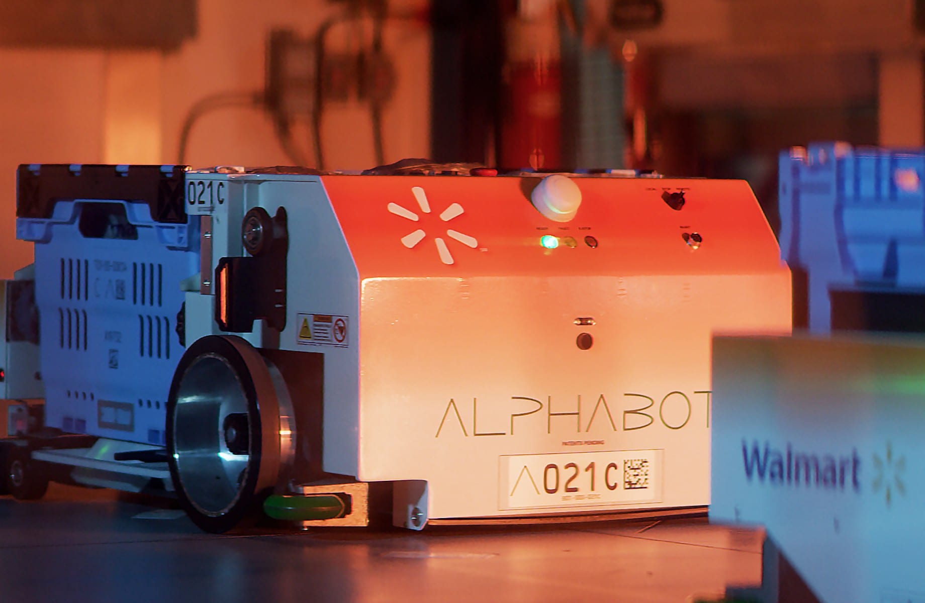 Walmart intros pick-and-pack robots to automate drive-thru grocery ...