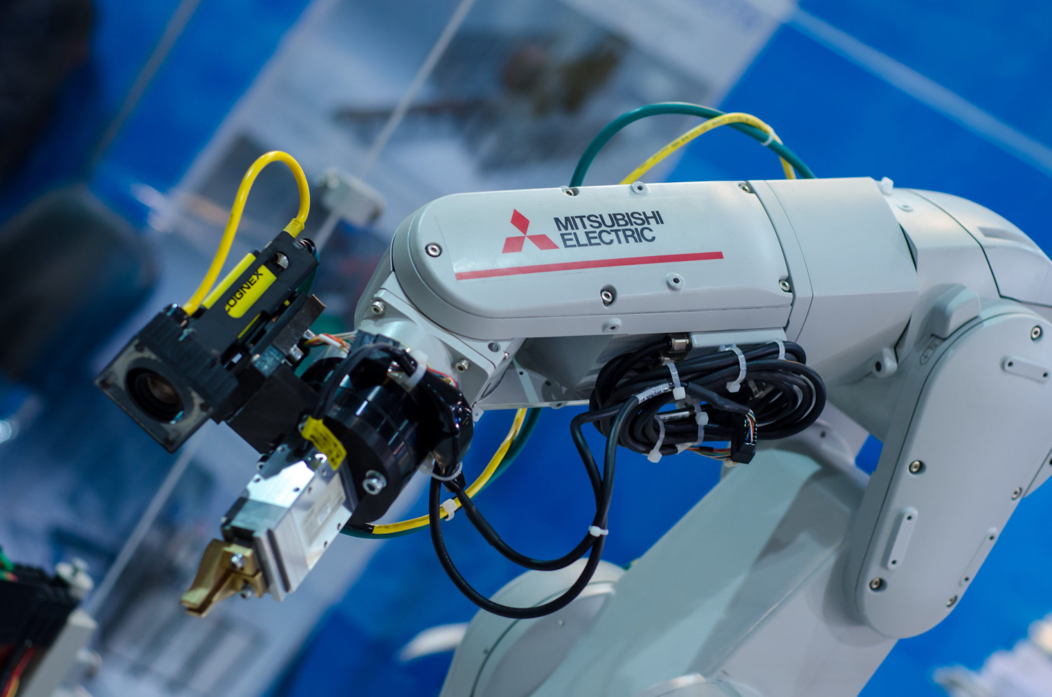 Mitsubishi Electric, NTT Docomo team up on private 5G for Industry 4.0 ...