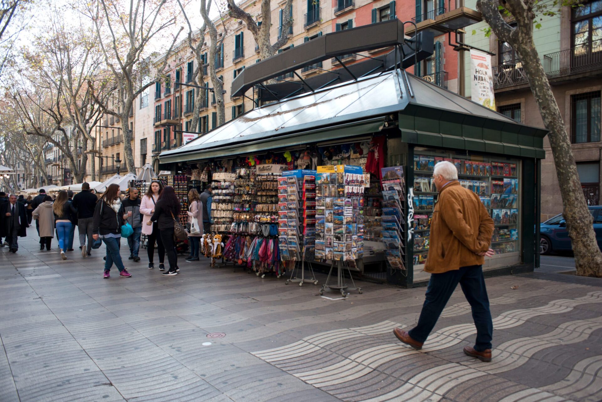 Cellnex inks deal to deploy 5G small cells in news kiosks in Spain