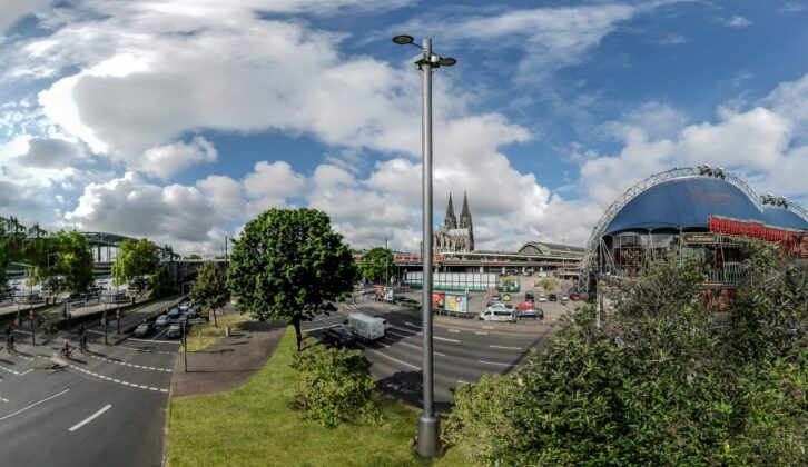 O2 Telefonica activates 5G street lighting mast in Cologne