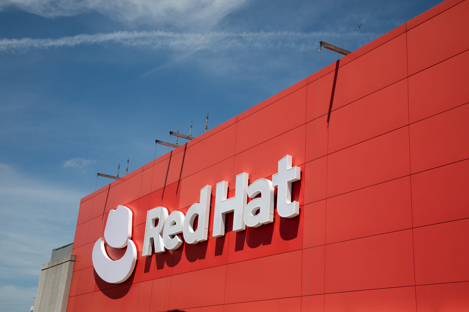 Red Hat secures new deals with SoftBank, Fujitsu, Orange and more